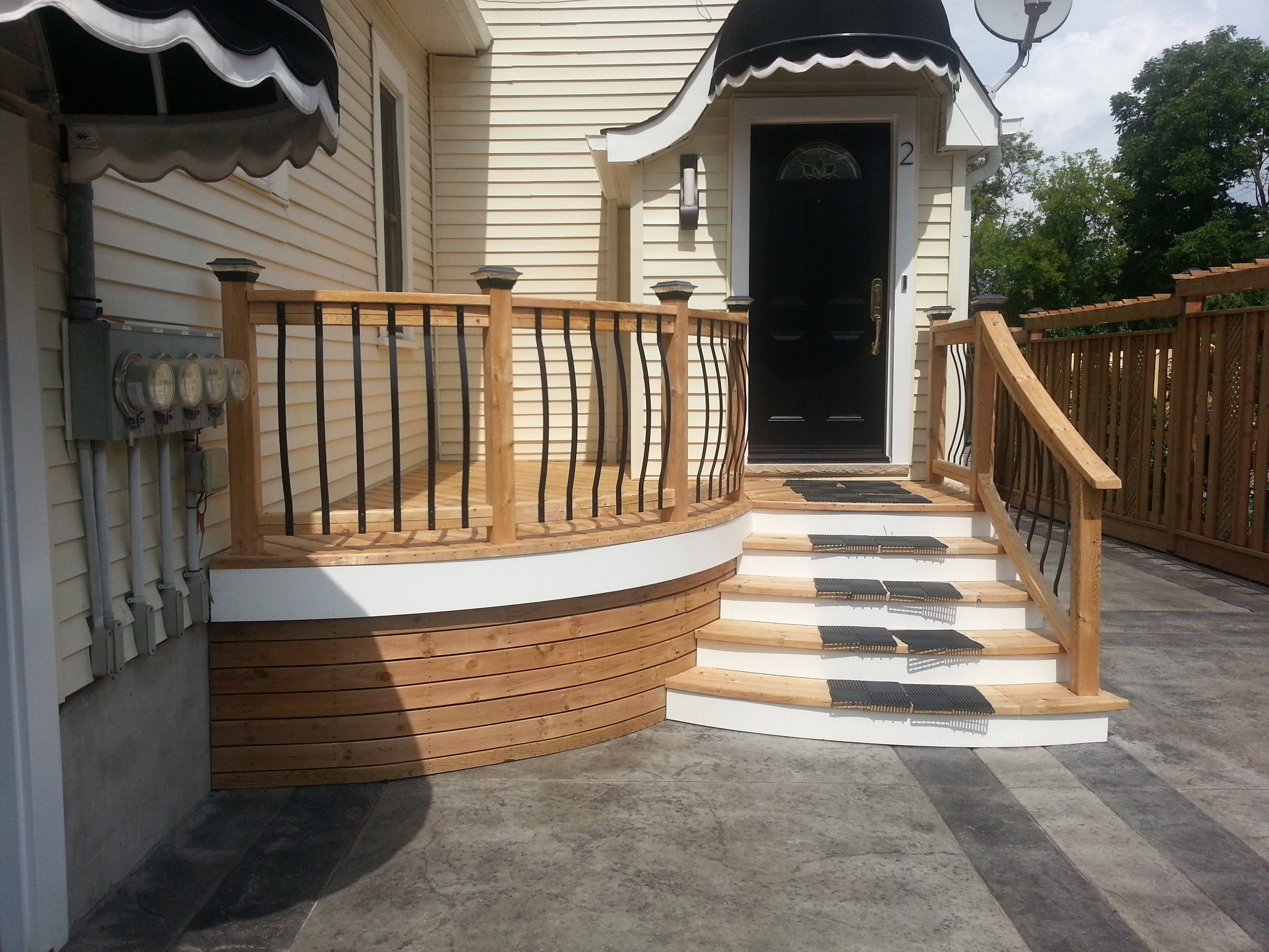 Best Deck Stain Color with YELLOW SIDING ? [PHOTOS] – Deck Stain ...